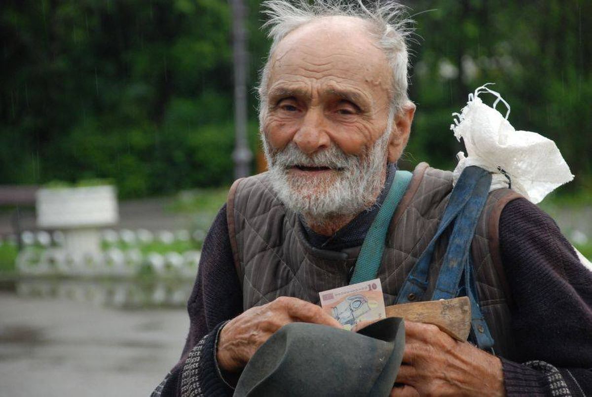 Cât costă, de fapt, un loc la un cămin de bătrâni? Ce se oferă de ...