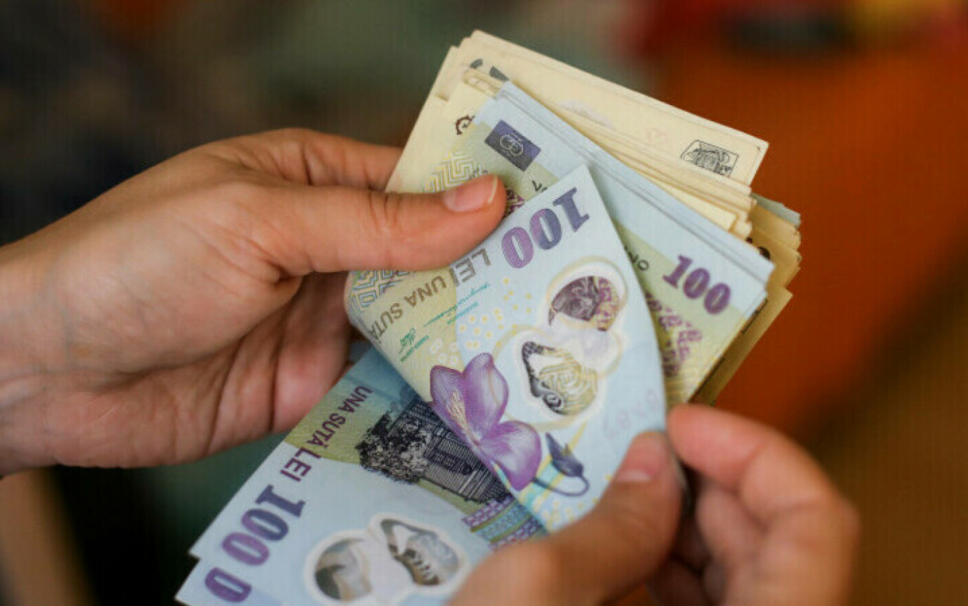Care este proveniența cuvântului „salariu”