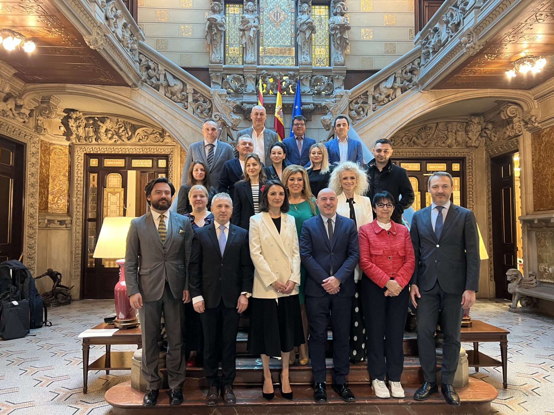 Consolidarea parteneriatului economic România-Spania. Reciclad'or ...