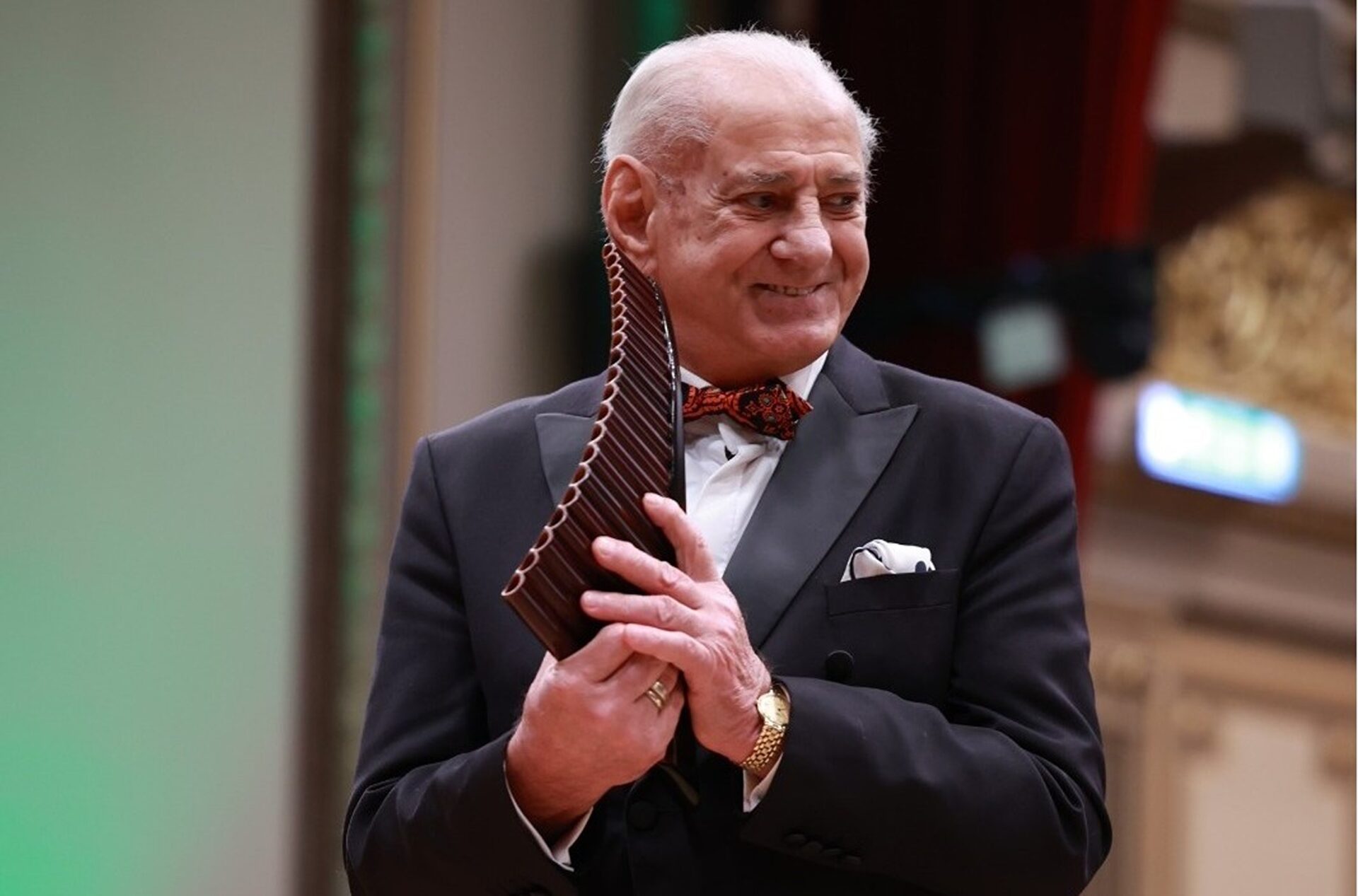 Gala Premiilor Capital 2024. Gheorghe Zamfir a primit premiul pentru ...