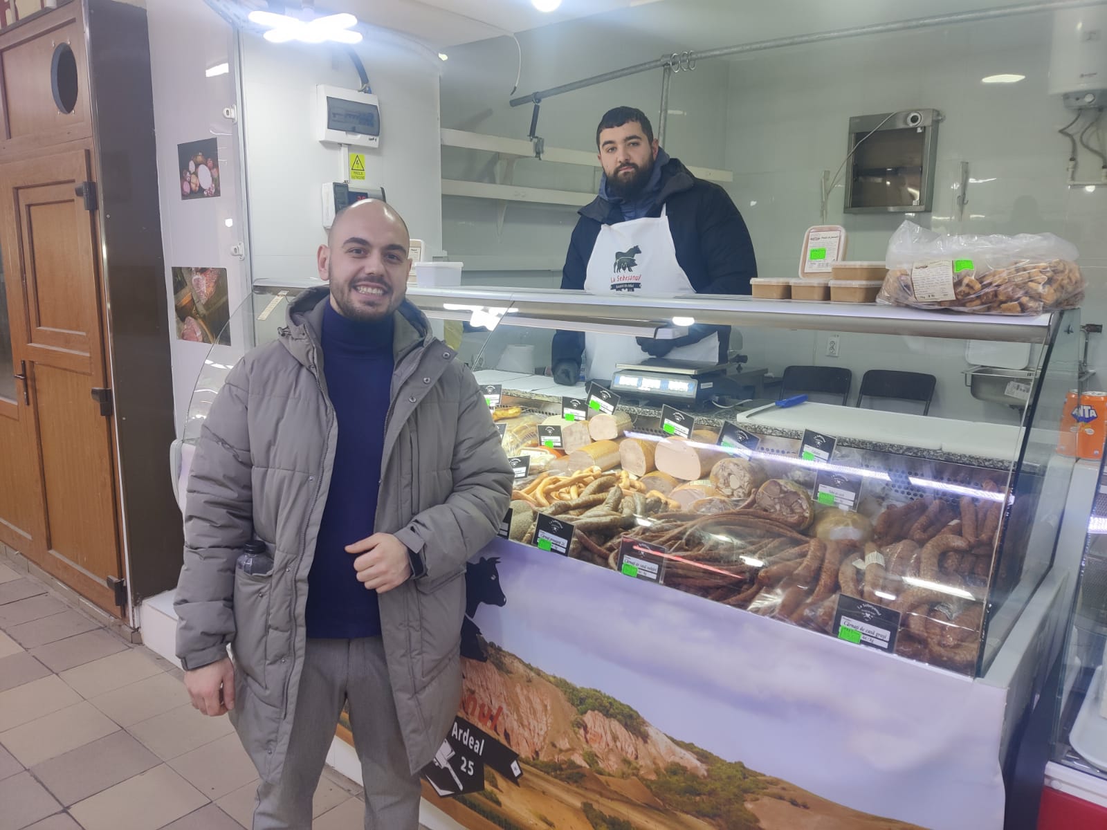La cumpărături în Hala Obor. Un bucătar cu experiență ne oferă două ...